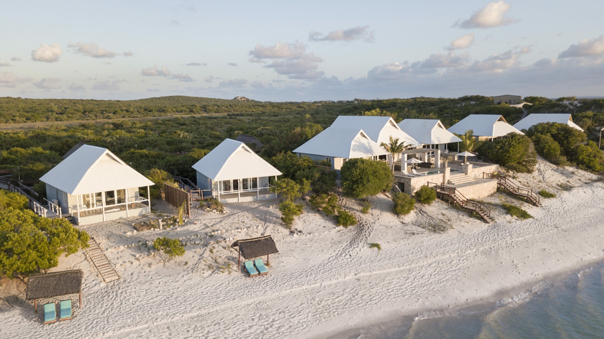 Azura Marlin Beach | SAFARI FRANK